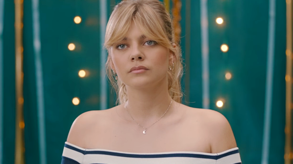 Clip "No" : Louane, championne de marelle, se lance dans la compétition
