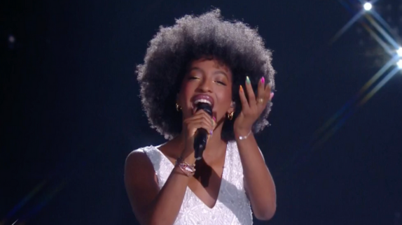 "Star Academy" : Ebony impressionne en reprenant "Hymne à l'amour" d'Édith Piaf