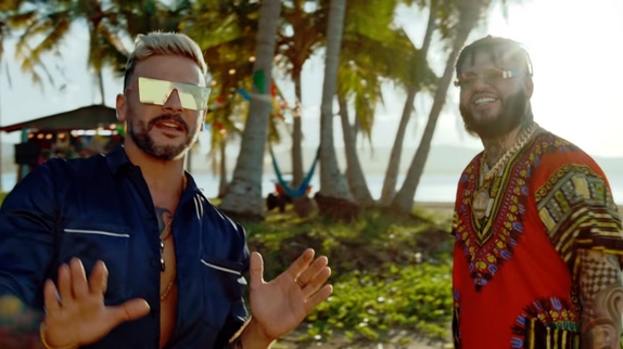 Clip "Calma (Remix)" : Pedro Capó et Farruko font danser le monde avec ...