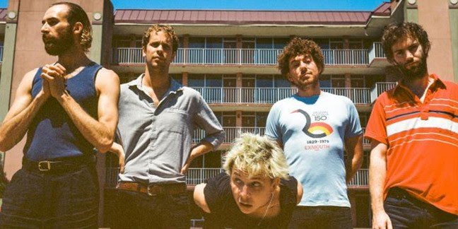 Pond - Stung! (21/06/24) - Rock / Folk / Indé - Pure Charts