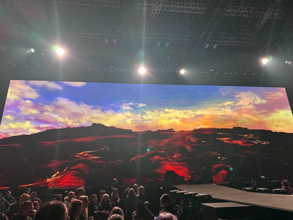 Indochine - Arena Tour 2025/2026 - Concerts - Pure Charts