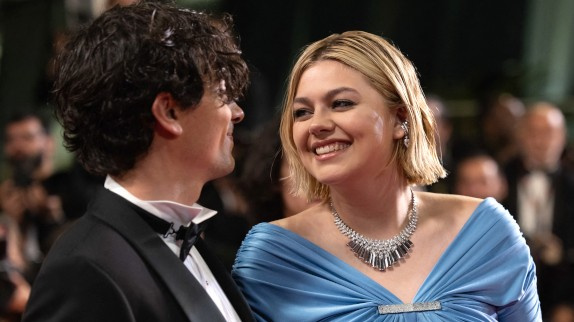 Avant l'Eurovision, Louane chante en duo avec son compagnon et c'est ...