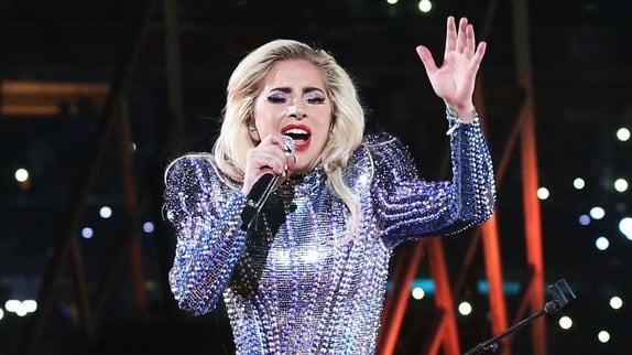Lady Gaga : une nouvelle chanson pour le Super Bowl, neuf ans après sa ...