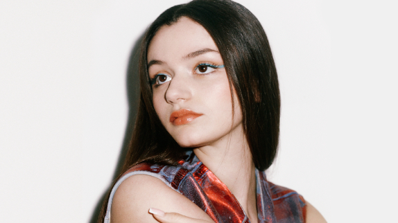 Nour : la gagnante de The Voice dévoile son mini-album "Premiers amours"