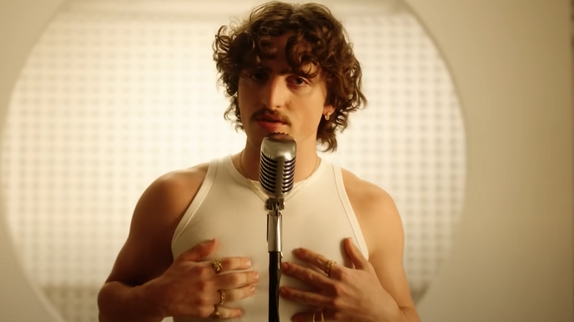 Benson Boone signe un nouveau tube avec "Slow It Down" et annonce son ...