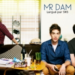 Ecoutez "Largué par SMS", le premier single de Monsieur Dam