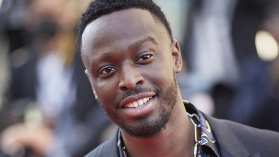 Dadju travaille sur son nouvel album et dévoile un extrait inédit