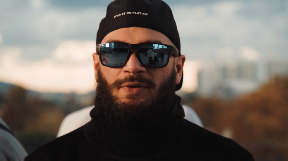 Jul explose les frontières avec Morad, Elai et Rhove dans le clip "Europa"