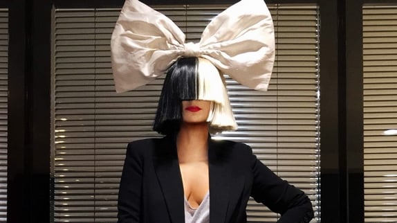 Sia de retour avec un nouvel album : une date de sortie et les invités ...
