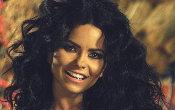 Inna : un nouveau single "Caliente"