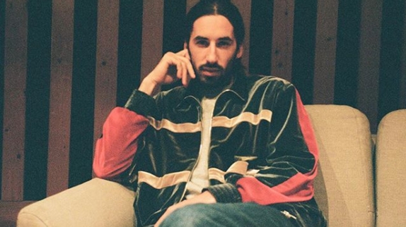 "3 jours à Motorbass" : Lomepal publie un album de versions acoustiques