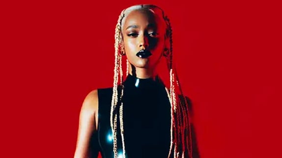 Shay : on a écouté son nouvel album "Pourvu qu'il pleuve", notre avis