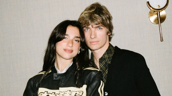 Surprise ! Dua Lipa partage un duo événement avec Pierre de Maere ...