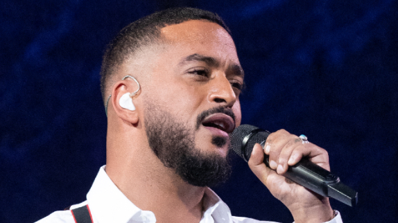 Slimane reprend "1,2,3" d'Amel Bent et Hatik avec intensité (VIDEO)