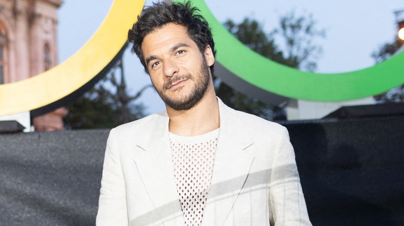 "Le disque le plus homogène" : Amir prépare son nouvel album en studio