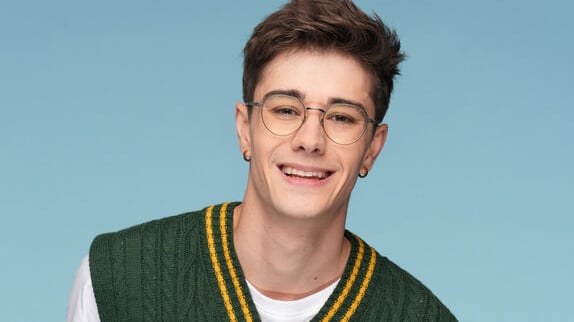 Axel Marbeuf "chante" sa vie après la "Star Academy" sur son premier ...