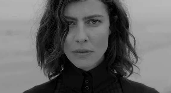 Sébastien Tellier invite l'actrice Anna Mouglalis dans le clip de "L ...