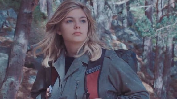Clip de "Nos secrets" : Louane, version "Into The Wild", s'évade dans les Pyrénées
