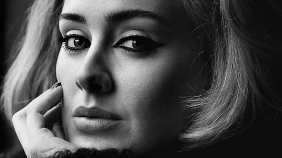 "25" : Adele livre ses doutes et les secrets de son album événement