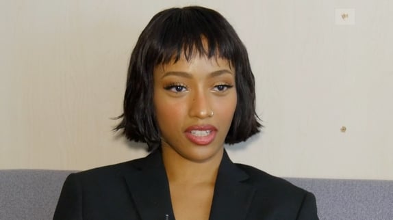 Shay en interview : sa relation avec Booba, son image, Mylène Farmer ...