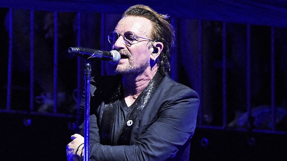 Bono (U2) en concert solo à Paris pour la promotion de son livre