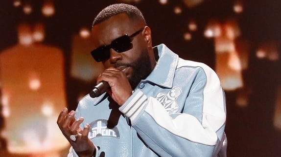 Gims espère surprendre le public avec "Mama", un nouveau single fédérateur