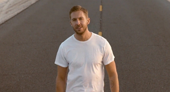 Clip de "Summer" : Calvin Harris en mode pool party et course dans le ...