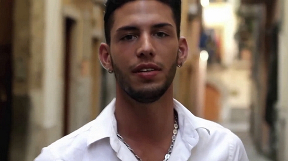 Sacha ("Secret Story 8") : regardez son clip "Dans ce monde"