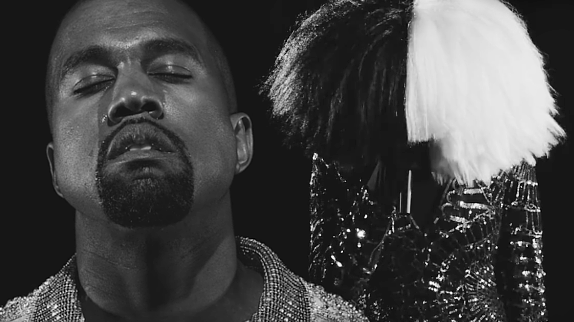 Clip "Wolves" : Kanye West, en larmes, fait défiler Sia et Kim ...
