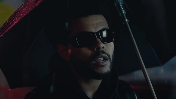 The Weeknd dévoile (enfin) le clip ténébreux de son tube "Creepin"