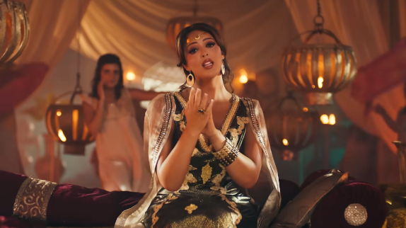 Nej' se transforme en reine dans "Warda", son nouveau clip pharaonique