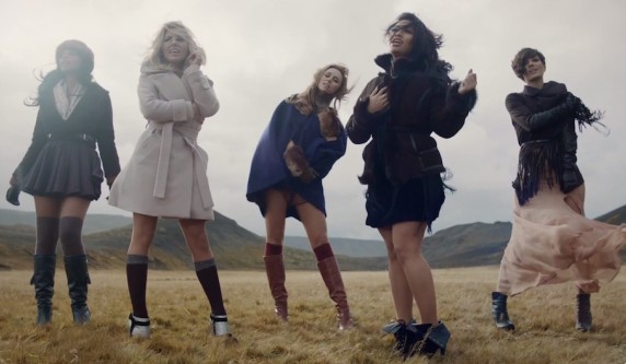 Les Saturdays gambadent en Islande