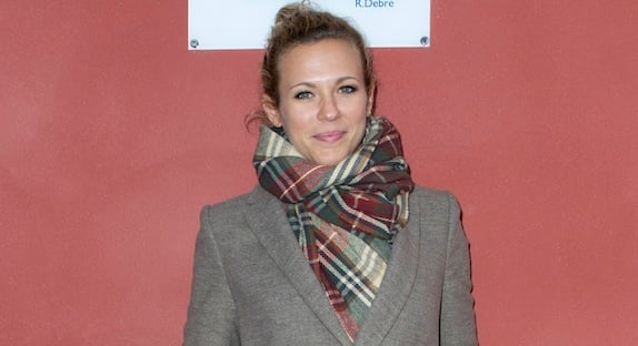 Lorie invitée du prime time événement de la série "Nos chers voisins ...