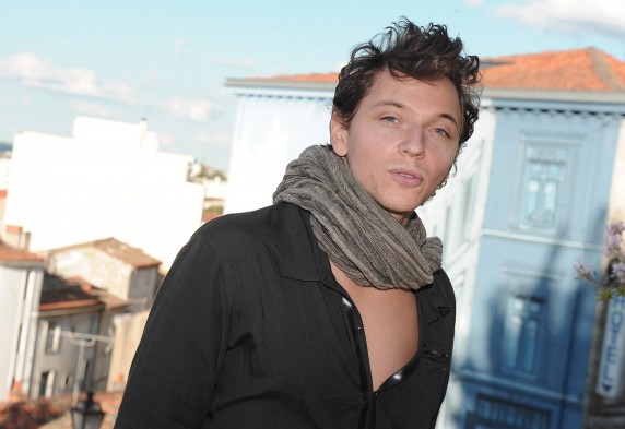 Ecoutez le nouveau single de Raphaël : "Prochaine station"