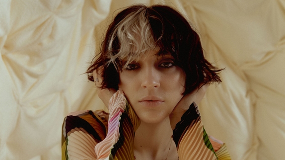 Pomme annonce la réédition de son album "Consolation"