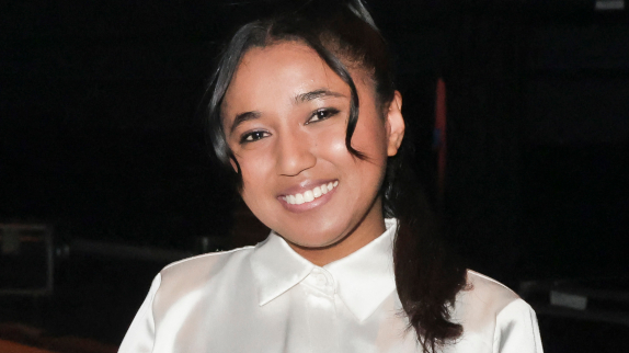Anisha Jo (Star Academy) : un extrait et une date pour son nouveau ...