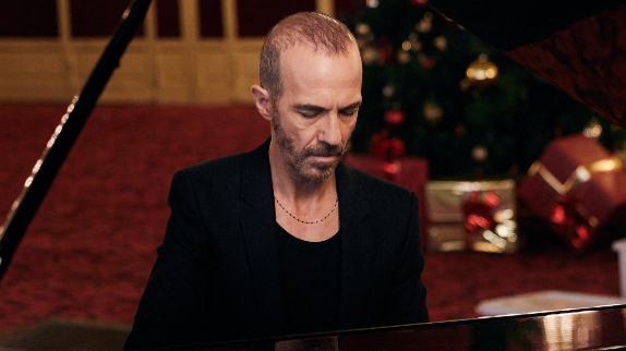 Calogero brisé par une rupture sur "Dénouement heureux", une ballade ...