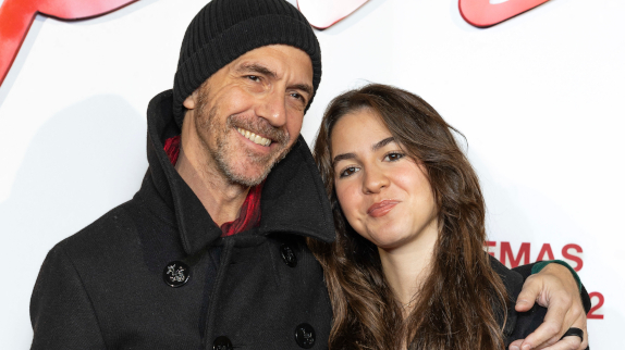 "Elle fait son chemin" : Calogero dévoile un duo avec sa fille Nina ...