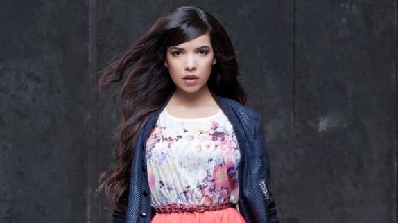 Indila reprend la tête du Top Albums et détrône Les Prêtres avec "Mini ...