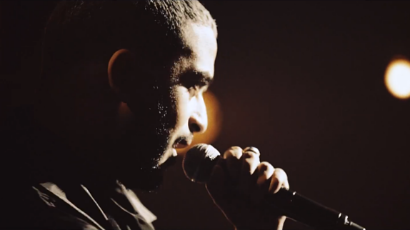 Clip "Solune" : Slimane se met à nu pour présenter son deuxième album