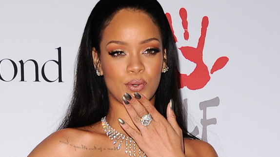 "Work" : Rihanna, critiquée par les internautes, cartonne avec son ...