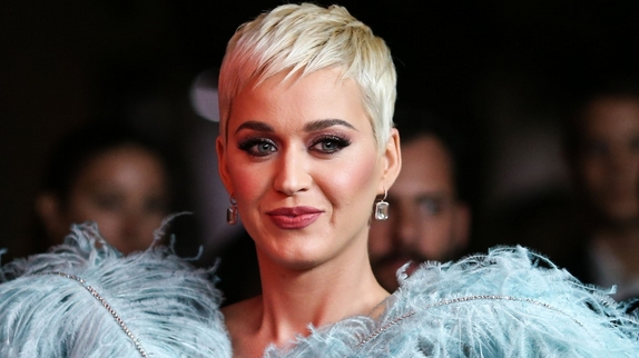 "Waving Through a Window" : Katy Perry donne de la voix pour alerter ...