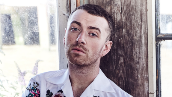 "Fire On Fire" : Sam Smith dévoile un nouveau single romantique pour ...