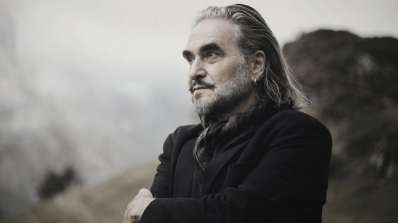 Stephan Eicher dévoile son nouvel EP "Le plus léger au monde" : écoutez