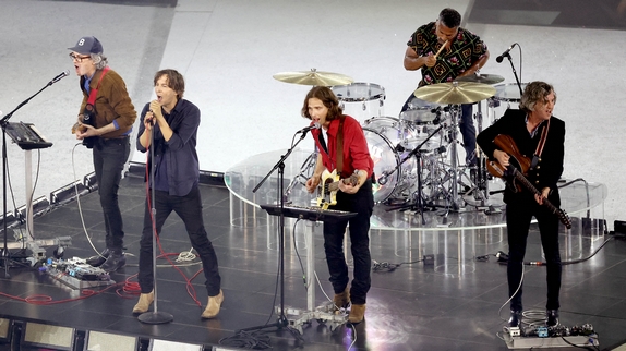 La meilleure performance des JO : Phoenix livre un medley explosif de ...