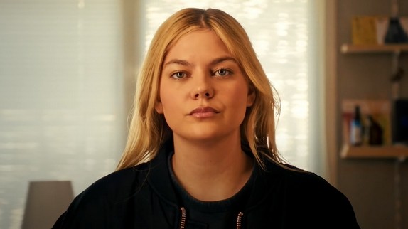 Surprise, Louane annonce la sortie d'un nouveau disque avant l ...