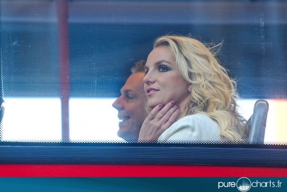 Britney Spears visite Londres en tour-bus : photos